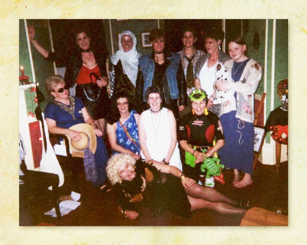 School Reunion Game - One Of The Girls